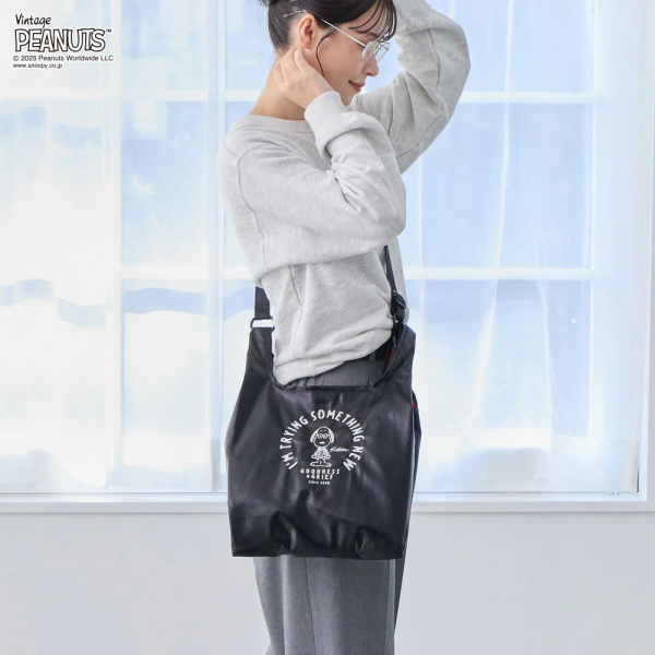 Rootote 史努比刺繡金屬感手提袋附背帶 - 控 - KONG selected