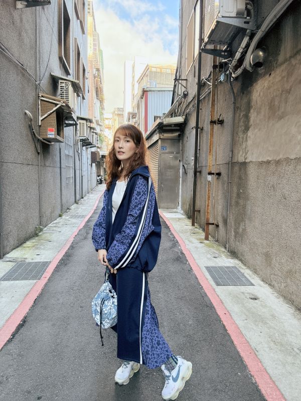 anonenone聯名款-塗鴉運動風外套 - scolar