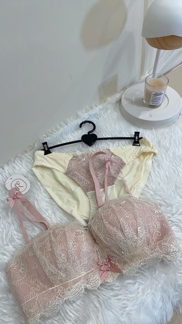 W006 - Re’s質感商品店