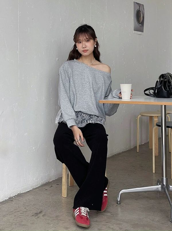 《Apxivi》純棉 斜肩感蕾絲下擺長袖上衣(灰) - Nini Korea 輕甜女裝選品店